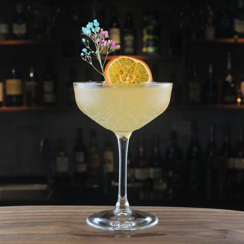 Fine engraved pattern crystal cocktail glass